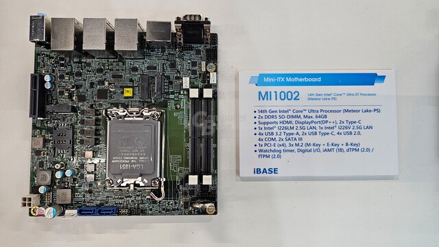 LGA 1851 vs. LGA 1700: Intels neuen Sockel angefasst und Arrow Lake-PS ...