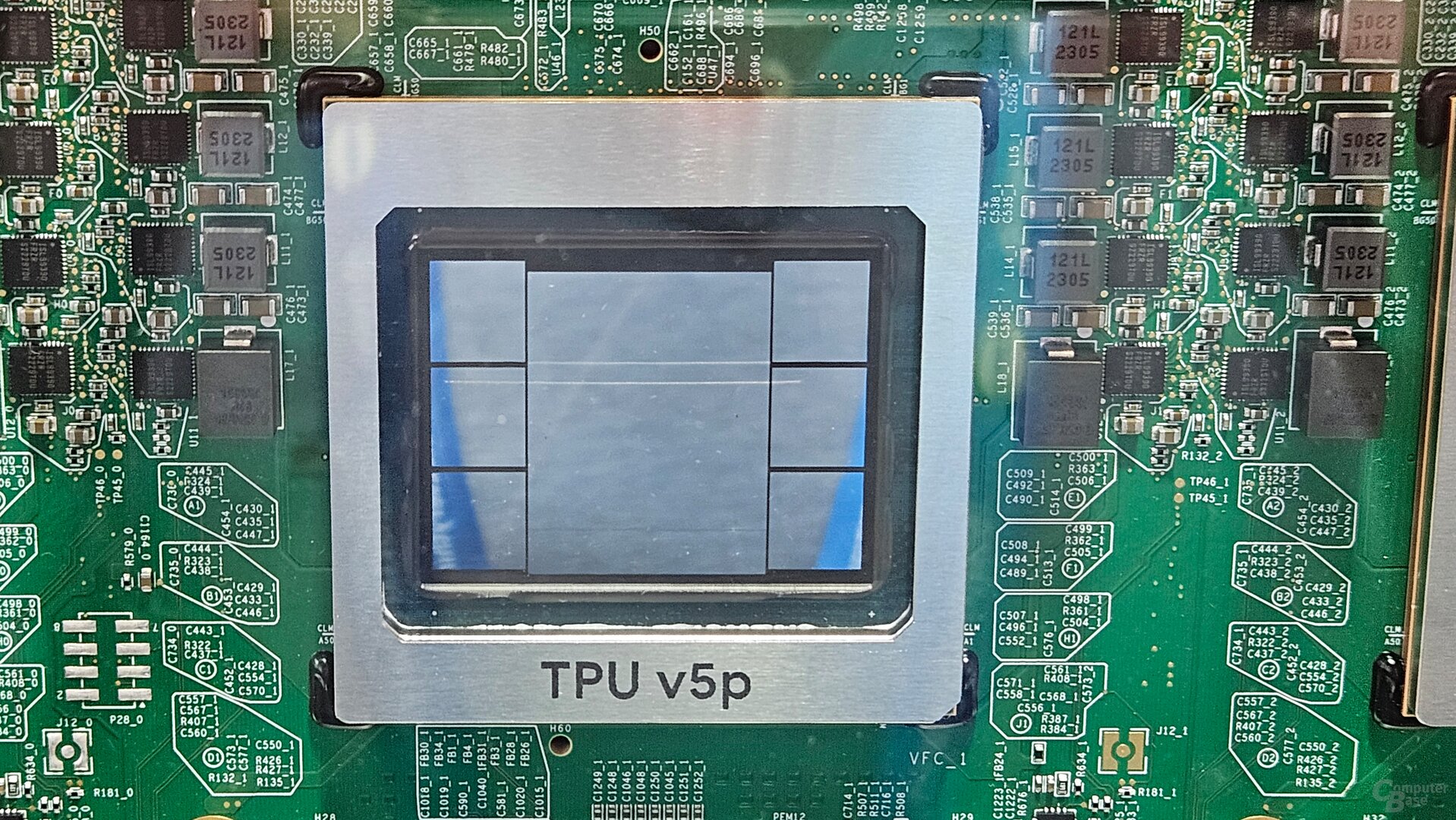 Google Trillium: 6. Generation TPU ist fünf Mal schneller und viel effizienter - ComputerBase