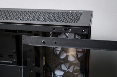 Corsair iCUE 3500X RGB im Test - ComputerBase