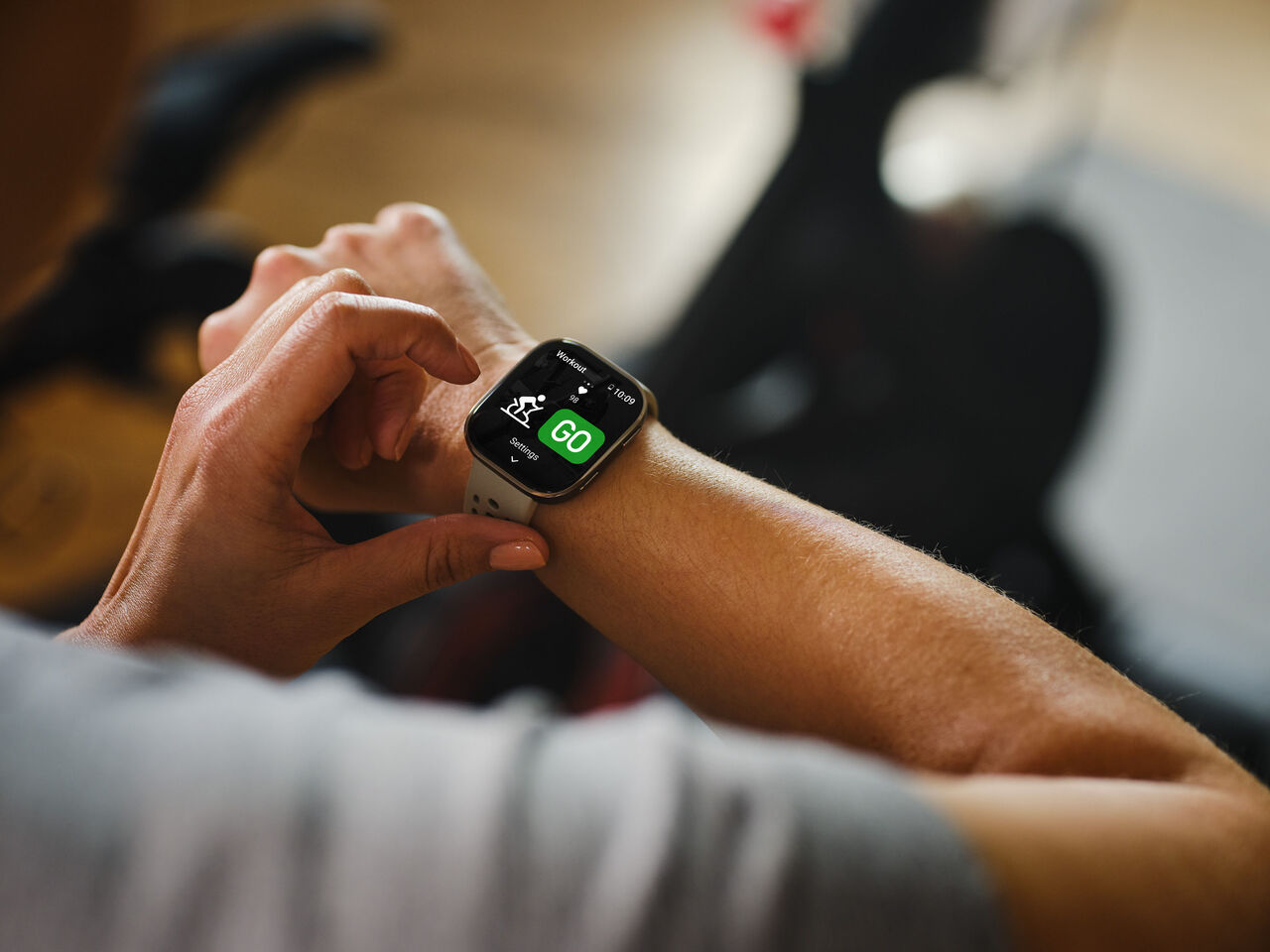 Amazfit Bip 6: 80-Euro-Smartwatch mit AMOLED-Display soll 14 Tage laufen - ComputerBase