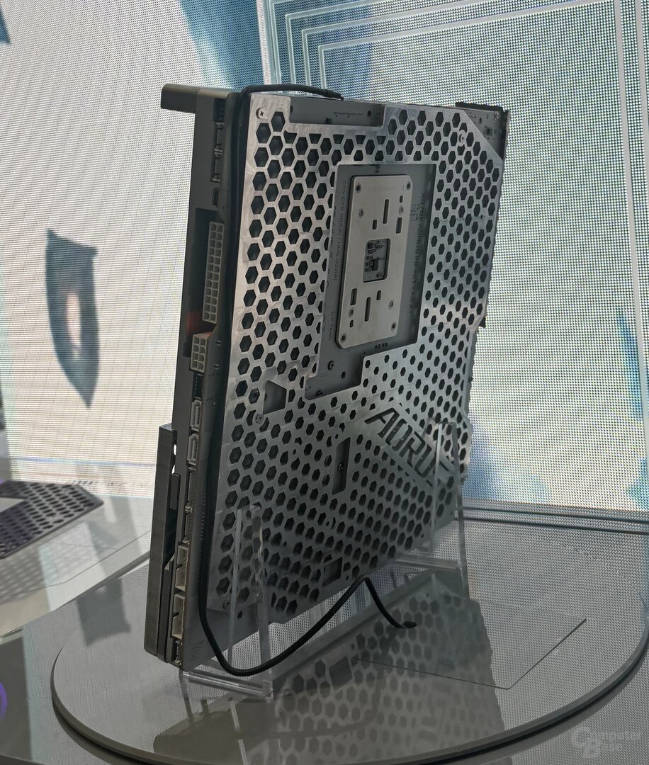 Aorus Infinity Mainboards: Organische Kühlkörper aus dem 3D-Drucker ...