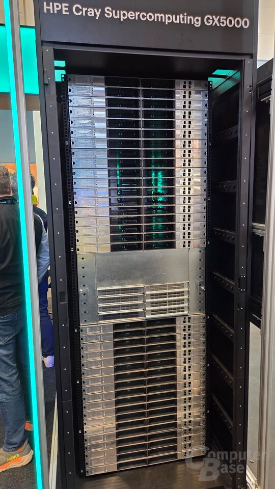 HPE-Rack mit AMD Venice: 81.920 Kerne durch 40 Blades mit je acht 256 ...