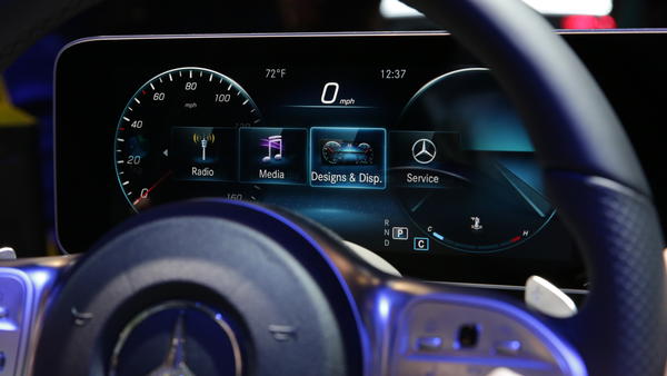 Mercedes-Benz: OLED-Bildschirme von LG Display sollen Einzug halten ...