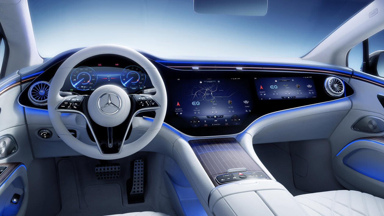 MBUX Hyperscreen: Mercedes-Benz zeigt den Innenraum des EQS - ComputerBase